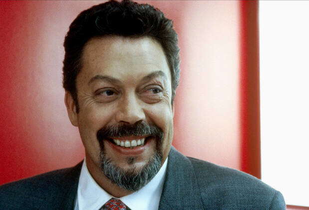 Tim Curry Characters: Roger Corwin Film: Charlie S Angels Drei Director ...