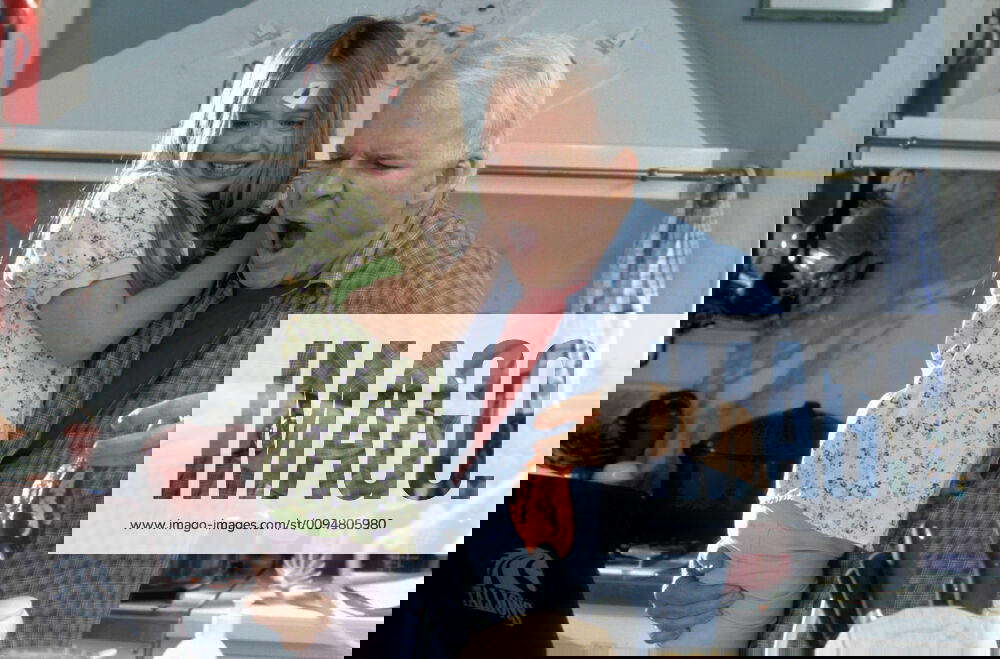 Liliana Mumy & Steve Martin Characters: Jessica Baker & Tom Baker Film: Cheaper By The Dozen