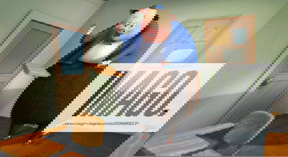 Runt Film: Chicken Little (2005) Director: Mark Dindal 04 November