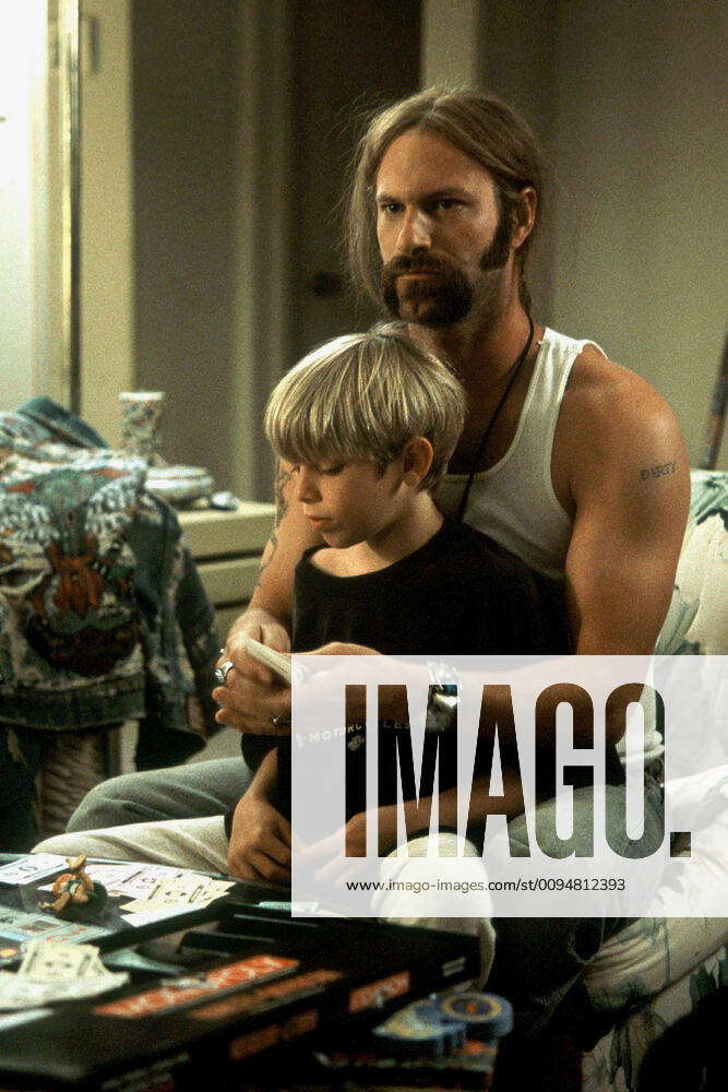 Scotty Leavenworth & Aaron Eckhart Characters: Matthew Brockovich ...