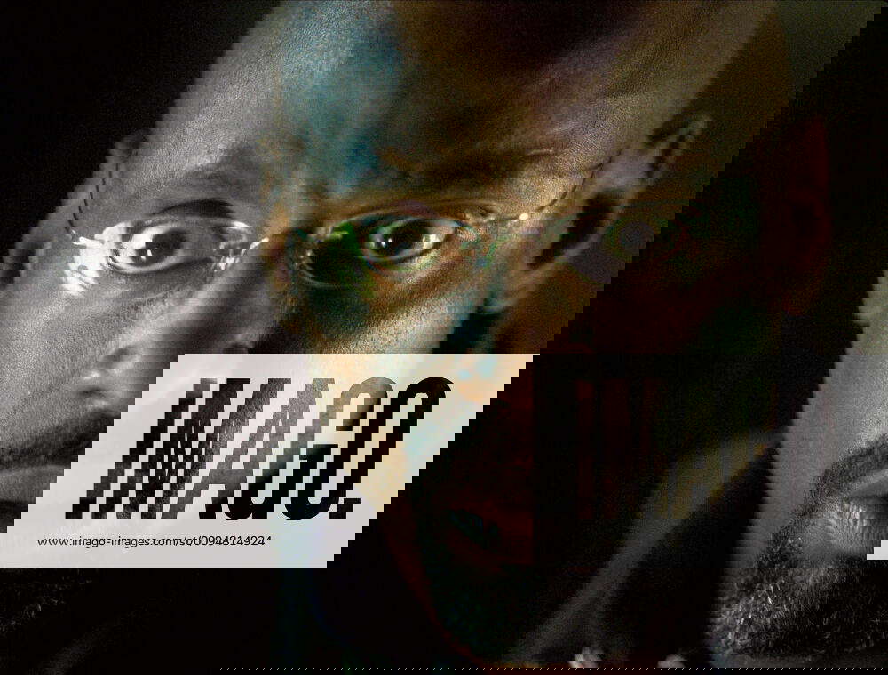 Isaiah Washington Characters: Greer Film: Ghost Ship Director: Steve ...