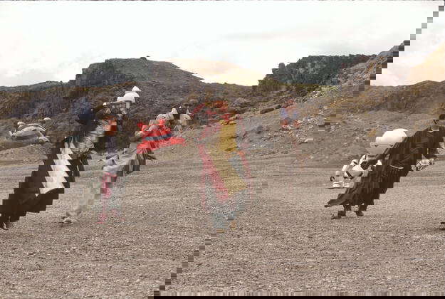 Warwick Davis Martin Freeman & Mos Def Characters: & Ford Prefect Film ...