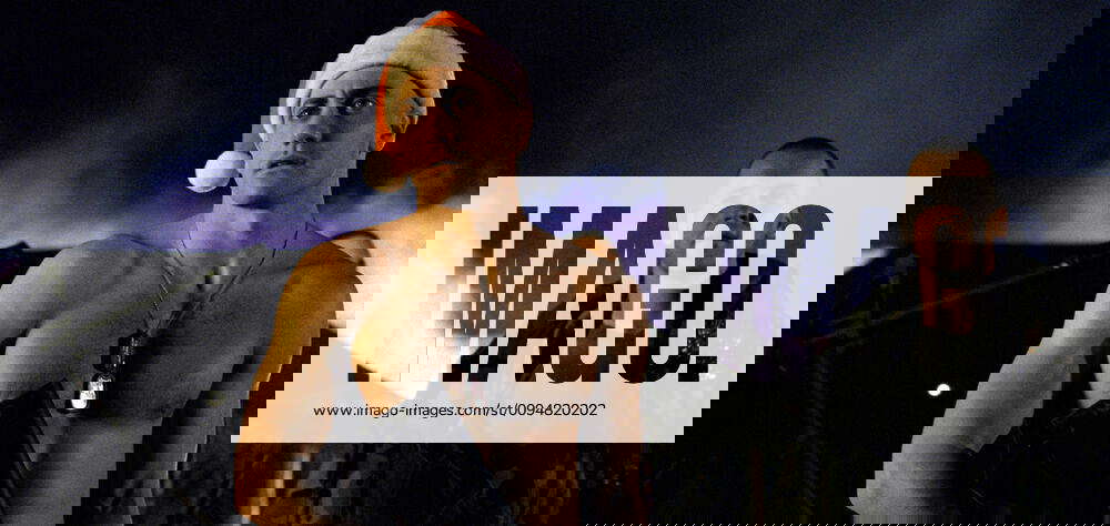 Jake Gyllenhaal & Peter Sarsgaard Characters: Anthony Swofford & Alan ...