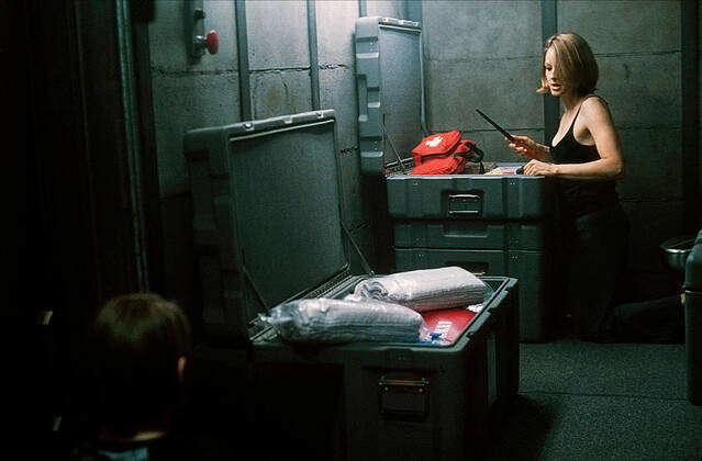 Jodie Foster Characters: Meg Altman Film: Panic Room Director: David ...