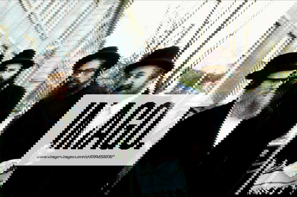 Brad Pitt & Benicio Del Toro Characters: Franky Four Fingers Film ...