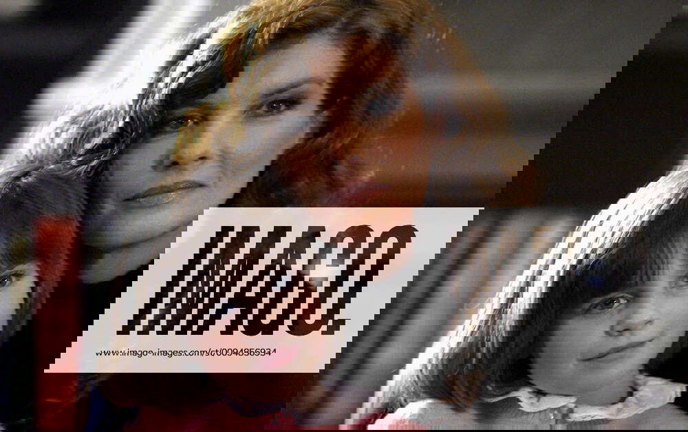 Rene Russo Characters: Toni Morrow Film: Two For The Money (2005 ...