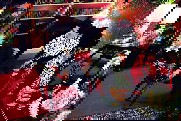 Toby Jones & Isabella Rossellini Characters: Truman Capote & Marella ...