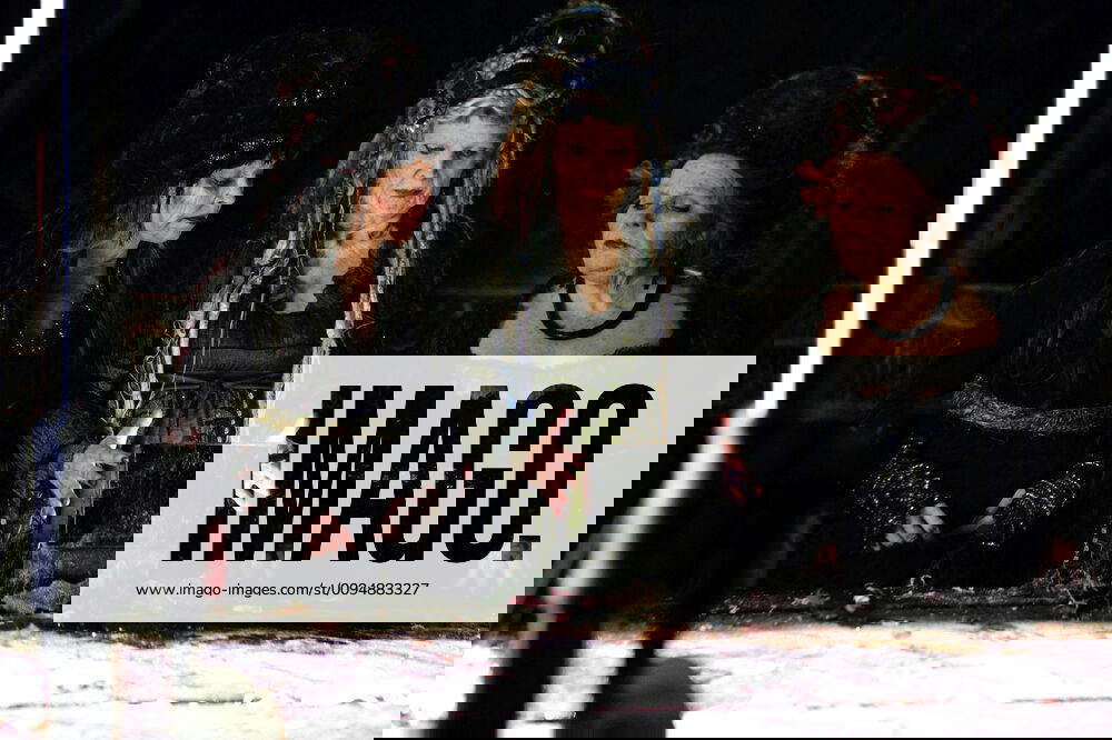 Sarah Alexander, Michelle Pfeiffer & Joanna Scanlan Characters: Empusa ...