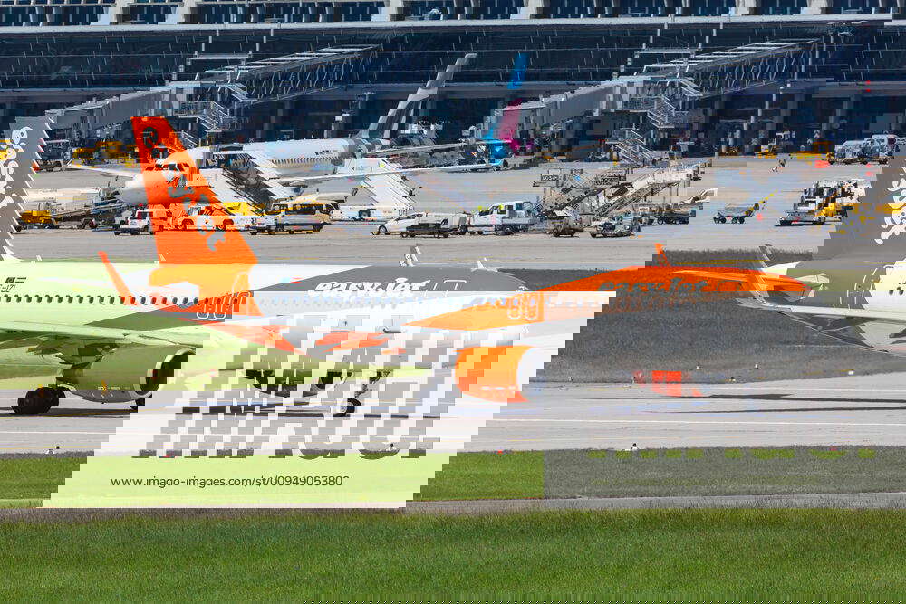 Easyjet Europe Airbus A320 aircraft Stuttgart Airport Stuttgart ...