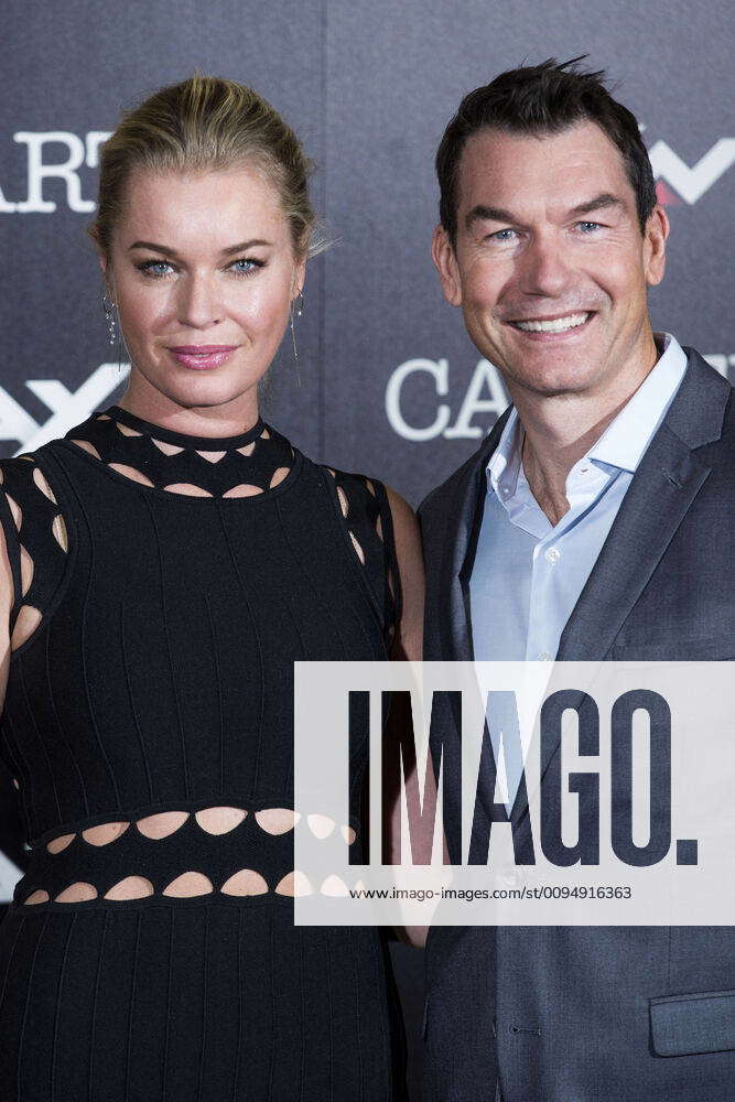 Rebecca Romijn with husband Jerry O Connell at the Photocall for the 2 ...