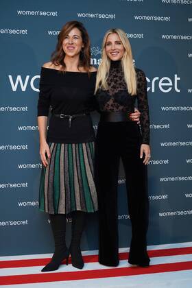 Victoria s Secret KissMass Time with Elsa Pat | IMAGO