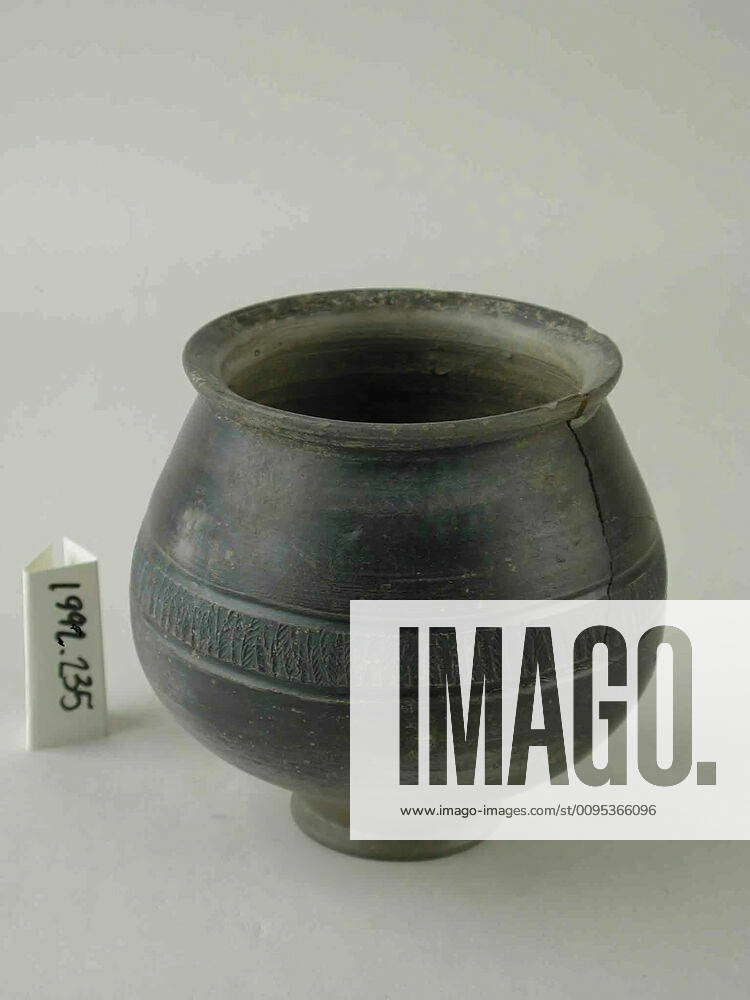 Roman, Beaker, 1st century CE, ceramic, Overall: 4 1 8 x 4 1 2 inches ...