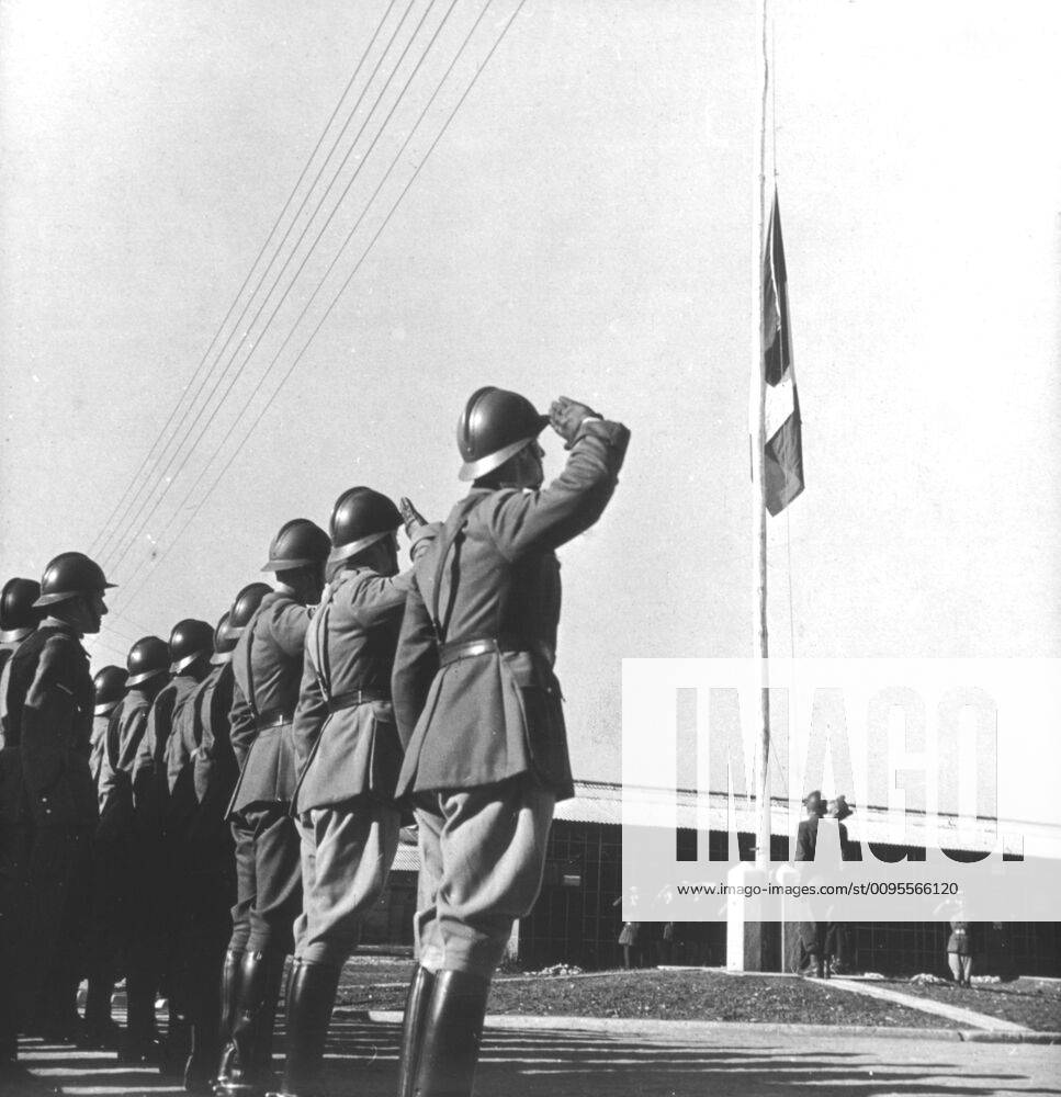 French army 1st regiment of France In Dun sur Auron, at Bertrand camp ...