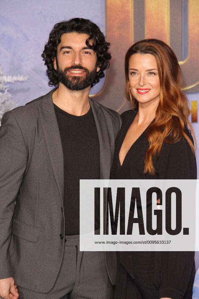 Justin Baldoni, Emily Baldoni at Sony Pictures Jumanji: The Next Level ...