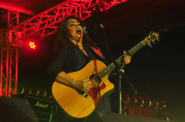 Philippines: Lolita Carbon and the boys ASIN band The legendary Pinoy ...