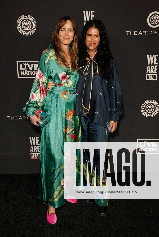 LOS ANGELES, CALIFORNIA - JANUARY 04: Morgan Marling and Francesca ...