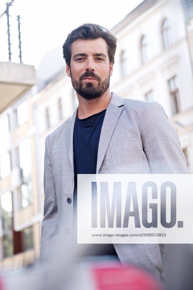 New Sat1 breakfast television news anchor Max Oppel New Sat1 breakfast ...