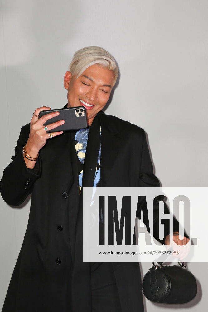 Paris Fashion Week Hommes. Defile Dior. Arrivees du Defile Dior ...