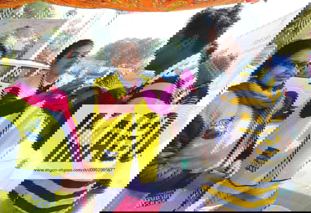 India: Pulse Polio Drop Campaign A child being administered pulse polio ...