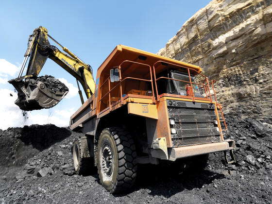 Loading coal from coal pit, Palesa Coal