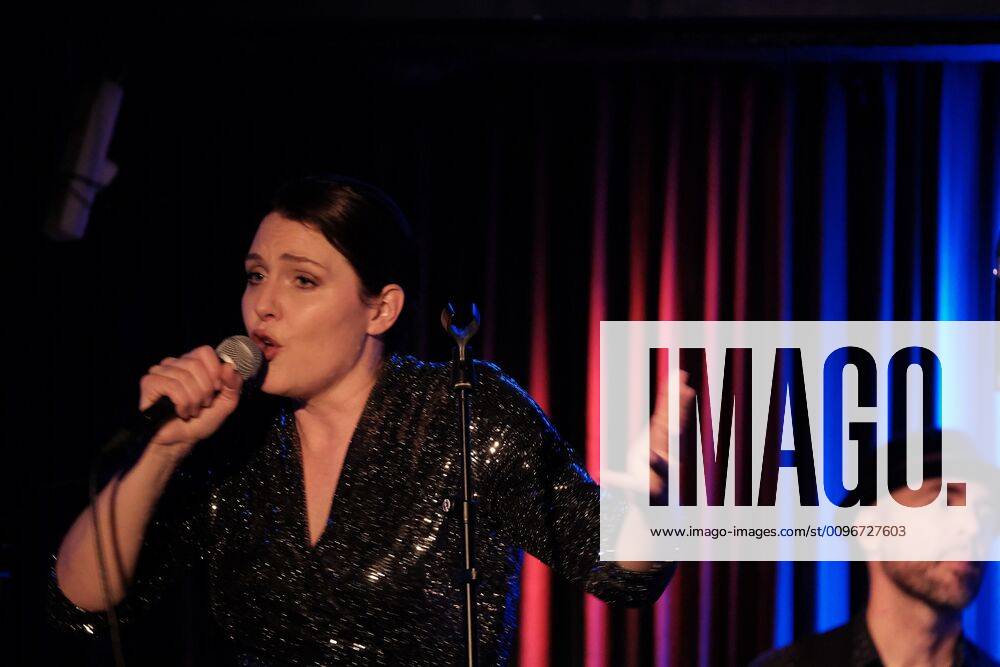 04 02 2020 xkhx Kassel Theatertübchen concert singer Robyn Bennett with ...