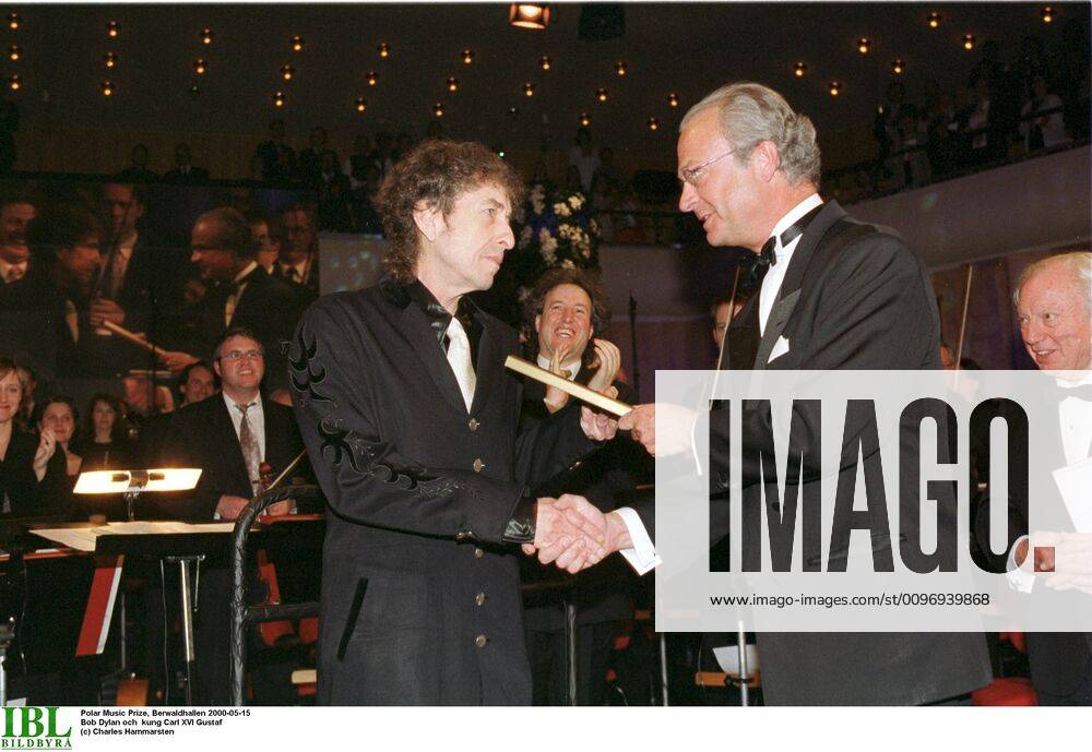 Polar Music Prize, Berwaldhallen 2000 05 15 Bob Dylan and King Carl XVI ...