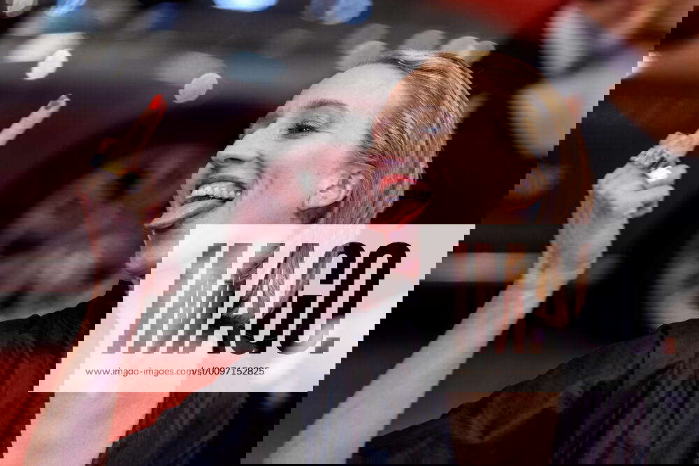 Actress Juliane Elting with me too and Time s Up Ring shows middle ...