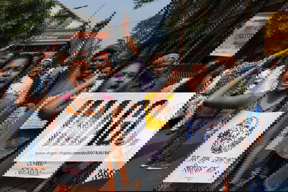 March 1, 2020, Kolkata, West Bengal, India: Students shouting Go back ...