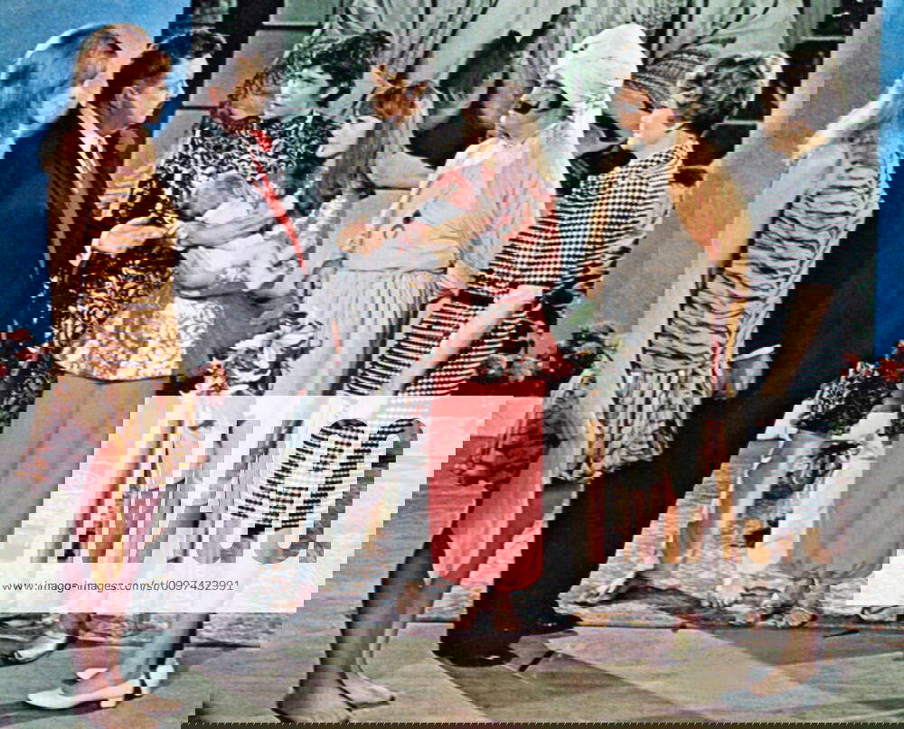 HOW TO COMMIT MARRIAGE, from left: Tina Louise, Jackie Gleason, Tim ...