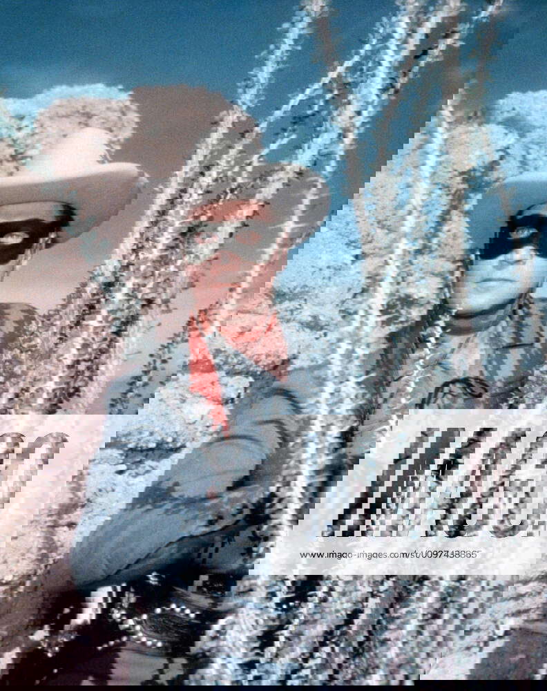 THE LONE RANGER, Clayton Moore, 1956 Courtesy Everett Collection Y