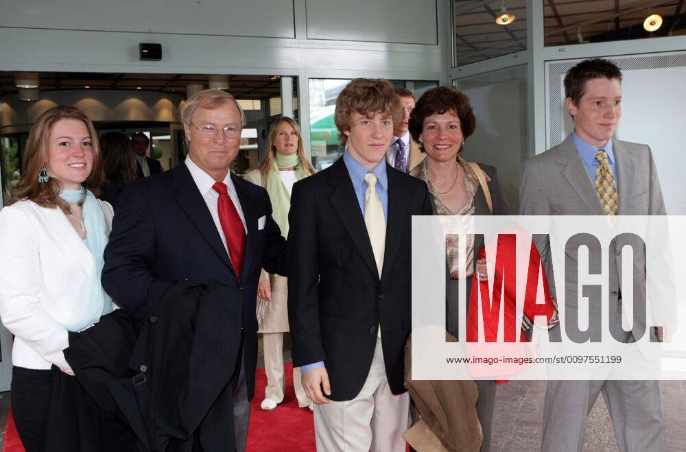 Count Christian Bernadotte with wife Marianne and children Christina ...