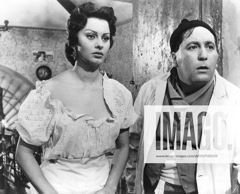 THE GOLD OF NAPLES, (aka L ORO DI NAPOLI), Sophia Loren, Giacomo Furia ...