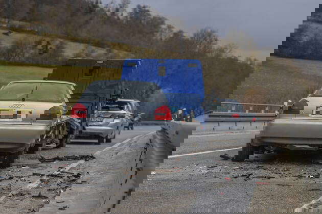 Accident on the B19, accident vehicles are parked on the B19 between Unterkochen and Aalen