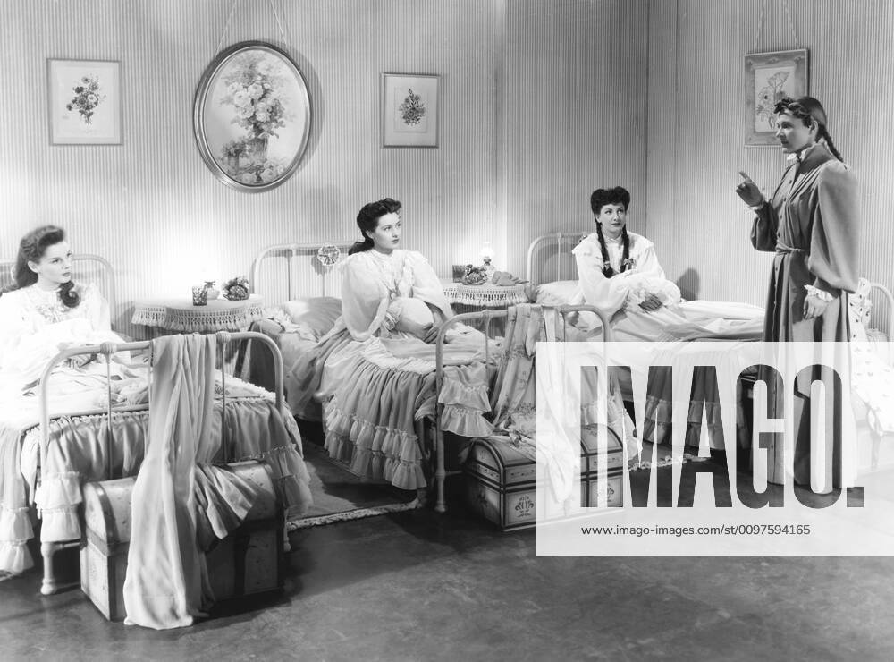 THE HARVEY GIRLS, from left: Judy Garland, Cyd Charisse, Virginia O ...