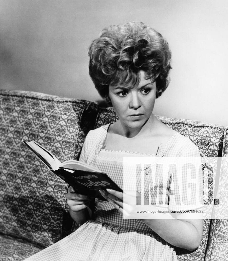 HARVEY MIDDLEMAN, FIREMAN, Arlene Golonka, 1965 Courtesy Everett