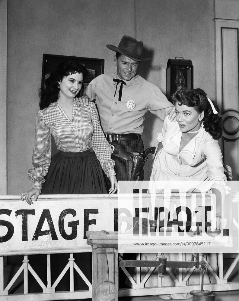 LAW AND ORDER, Ruth Hampton, Ronald Reagan, Dorothy Malone, on-set ...