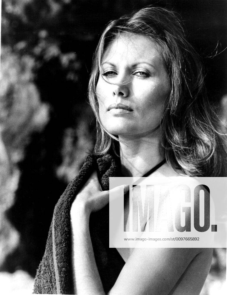Golden Gun Maud Adams