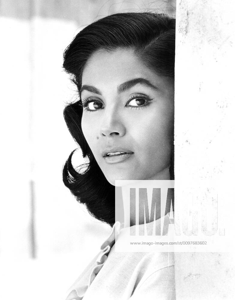 NO MAN IS AN ISLAND, Barbara Perez, 1962 Courtesy Everett