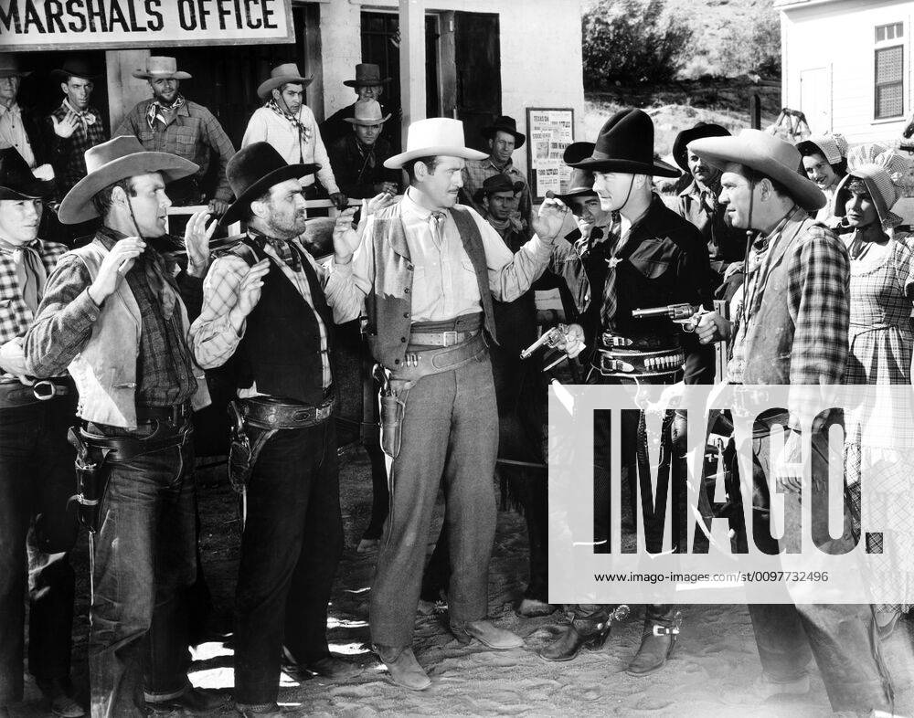 THE SHOWDOWN, from left: Kermit Maynard, Walter Shumway, Roy Barcroft, William Boyd, Britt Wood