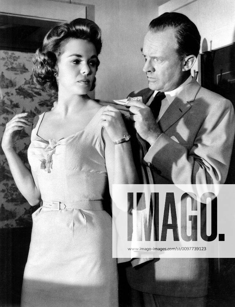 SOME CAME RUNNING, from left, Nancy Gates, Arthur Kennedy, 1958 ...