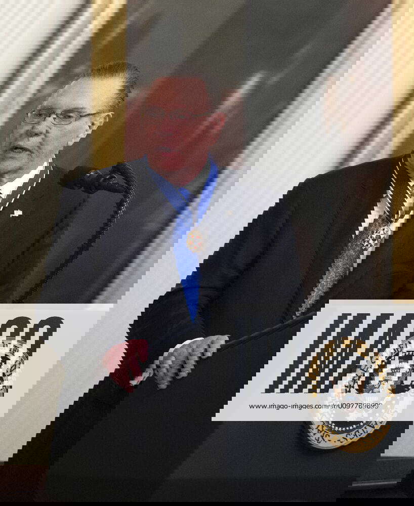 Army General Jack Keane delivers remarks after President Donald Trump ...