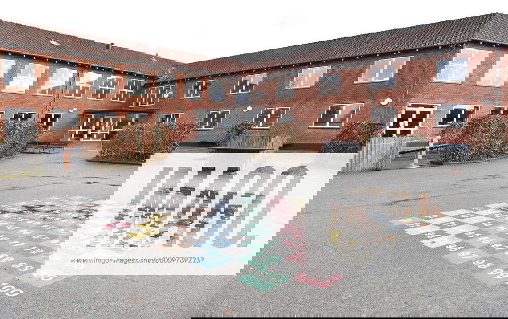 Malling school, south of Aarhus has sent all teachers and rivers home ...