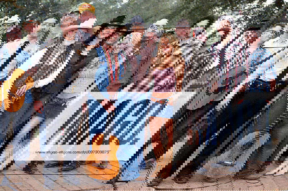 THE DUKES OF HAZZARD, Michael Weston, Willie Nelson, Lynda Carter ...