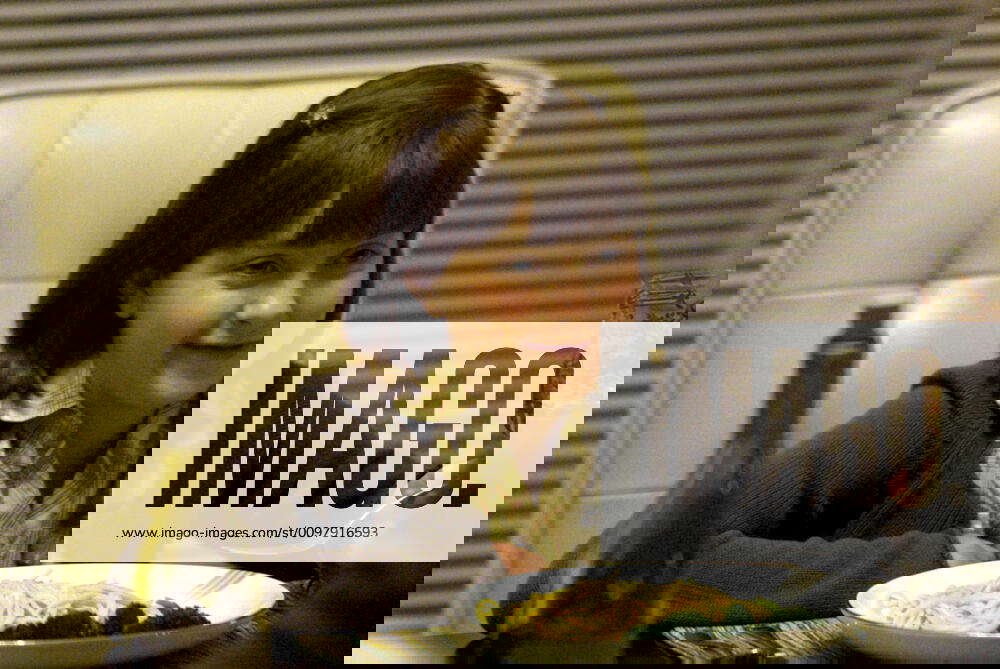 EVERYBODY S FINE, Mackenzie Milone, 2009. Miramax Films courtesy ...