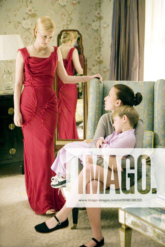 THE NANNY DIARIES, Laura Linney, Scarlett Johansson, Nicholas Art, 2007 ...