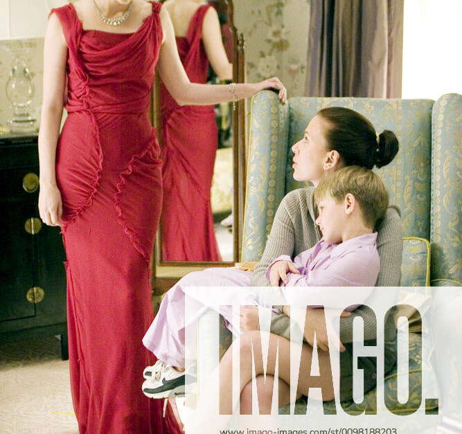 THE NANNY DIARIES, Laura Linney, Scarlett Johansson, Nicholas Art, 2007 ...