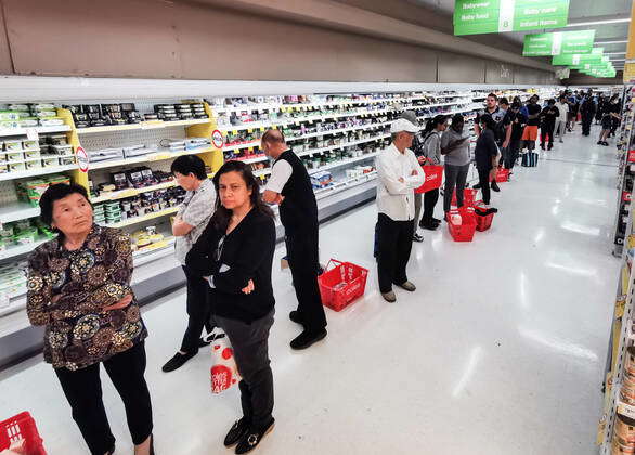 COLES EPPING TOILET PAPER QUEUE, People queueing for a deliver of ...