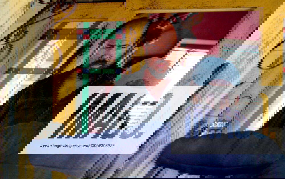 PREY, Jamie Bartlett, Peter Weller, 2007. Weinstein Company Courtesy ...