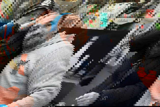 Kiosk visit by Monia and Robert Corona crisis Corona pandemic Fear of ...