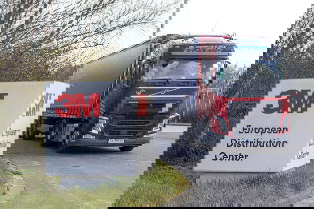 DU Duisburg, customs control at the company 3M in Jüchen, there is a ...